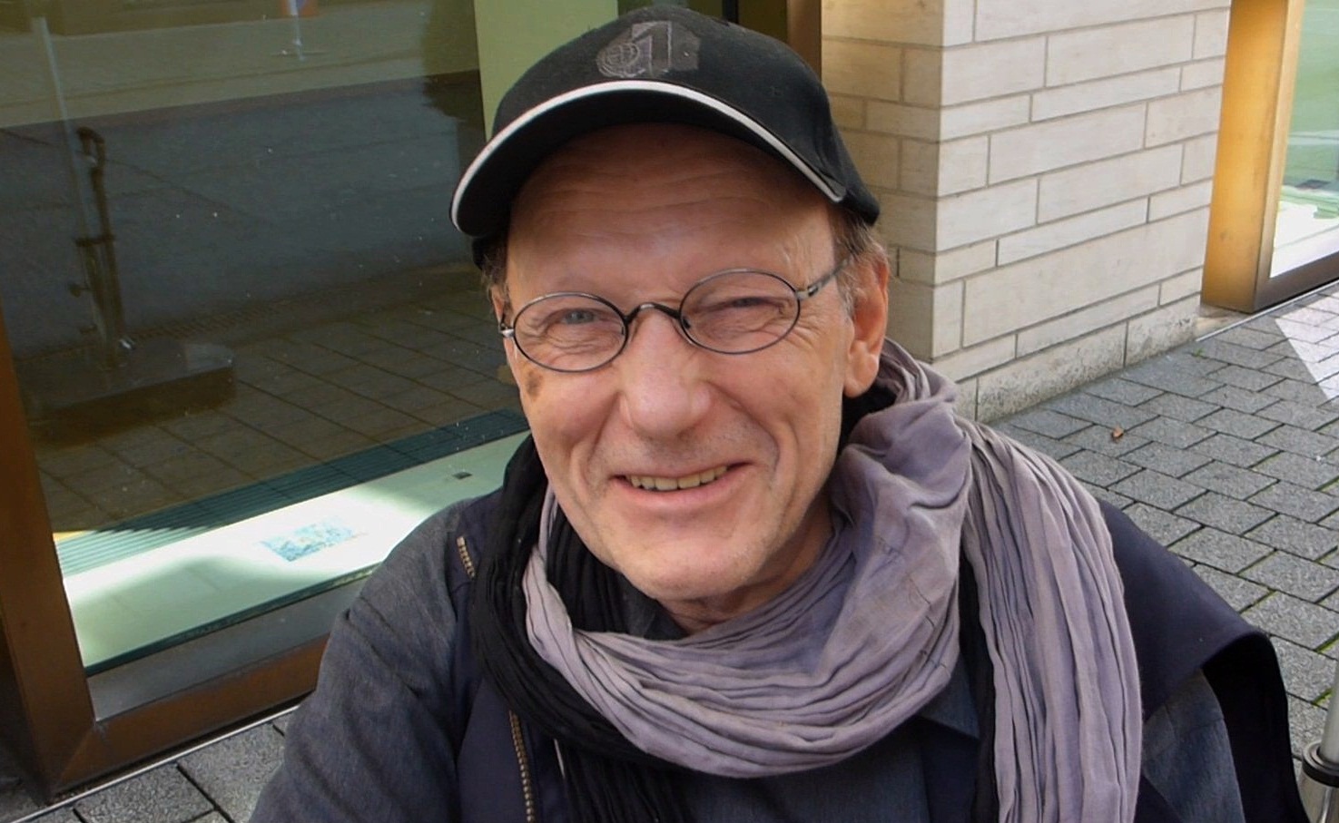 Axel Heil: Theatrum Mundi (mit Hundi) – KUNSTPORTAL BADEN-WÜRTTEMBERG